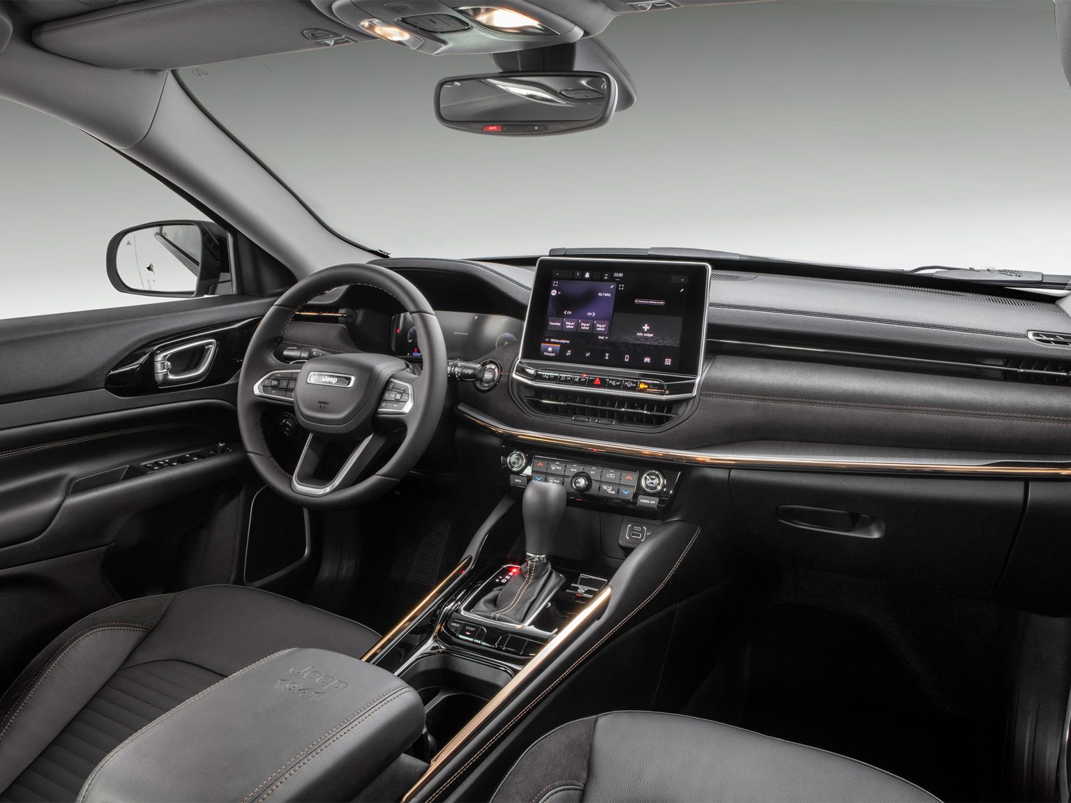 Jeep Compass e Commander apresentam linha 2023 com mais tecnologia e ...